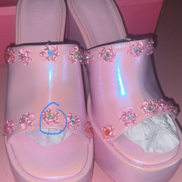 Sugar Thrillz | Shoes | Sugar Thrillz Petal Power Platform Slides ...